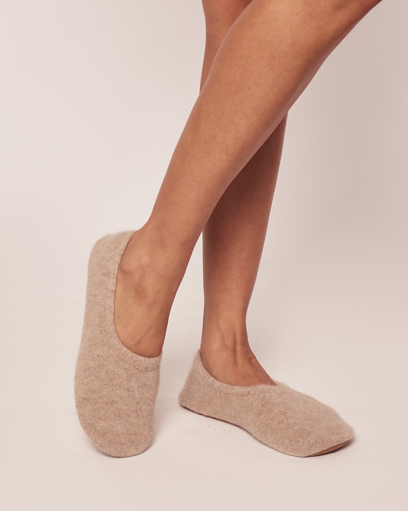 Women's Cashmere Slippers in Camel